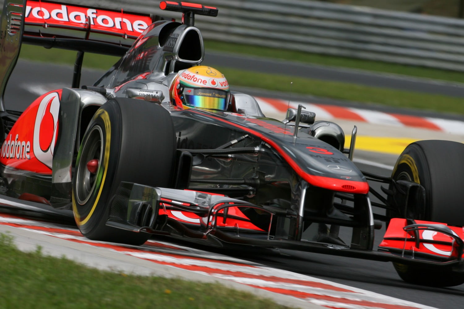 VT2: Hamilton snelste in bandenspel - Formule1.nl