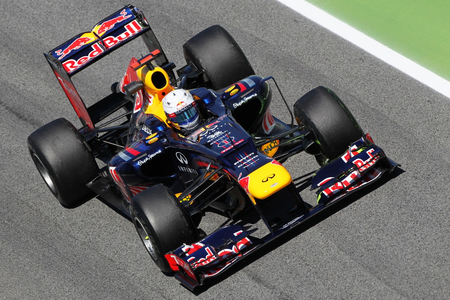 VT3: Eindelijk is Vettel het snelst - Formule1.nl