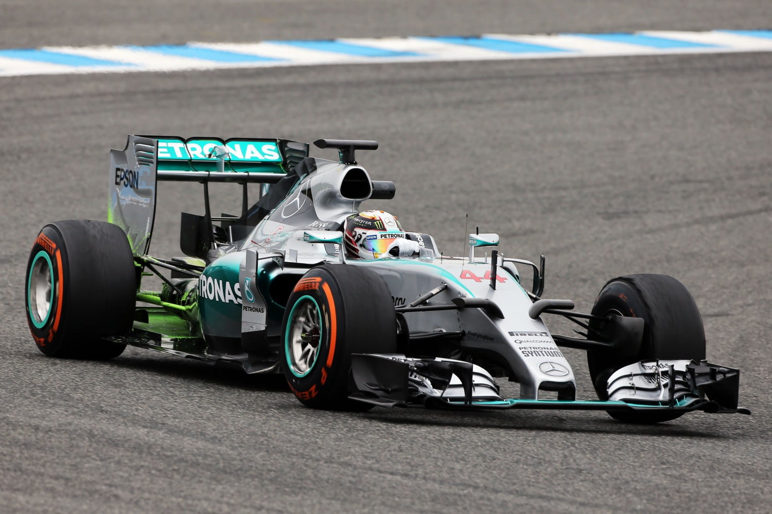 Hamilton: 'W06 voelt precies hetzelfde aan als W05' - Formule1.nl