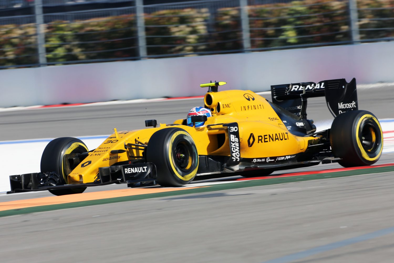 Renault test nieuwe motor na GP Spanje - Formule1.nl