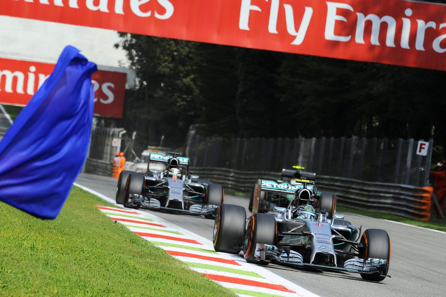 Procedure rondom blauwe vlaggen aangepast in Bakoe - Formule1.nl Procedure rondom blauwe vlaggen aangepast in Bakoe - Formule1.nl