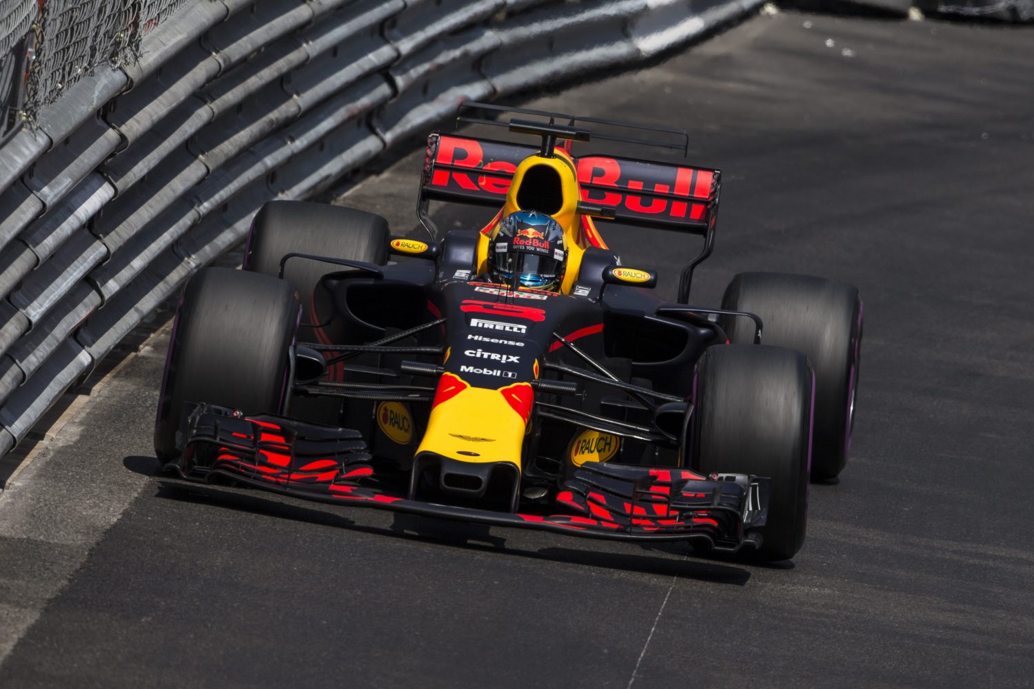 Brandstofboost voor Red Bull op Silverstone - Formule1.nl