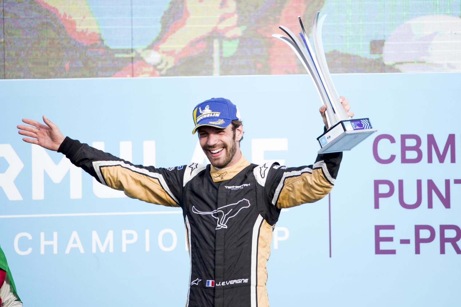 Vergne is zijn teamgenoot te snel af - Formule1.nl