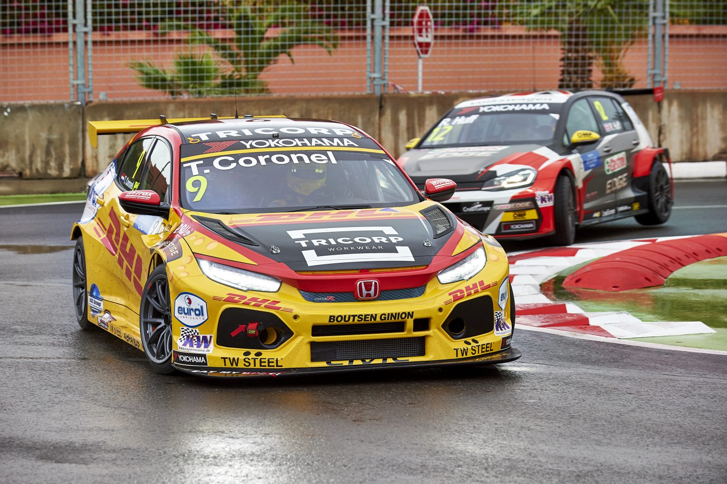 Video: Tom Coronel in actie tijdens de WTCR-seizoensopener in Marrakech ...