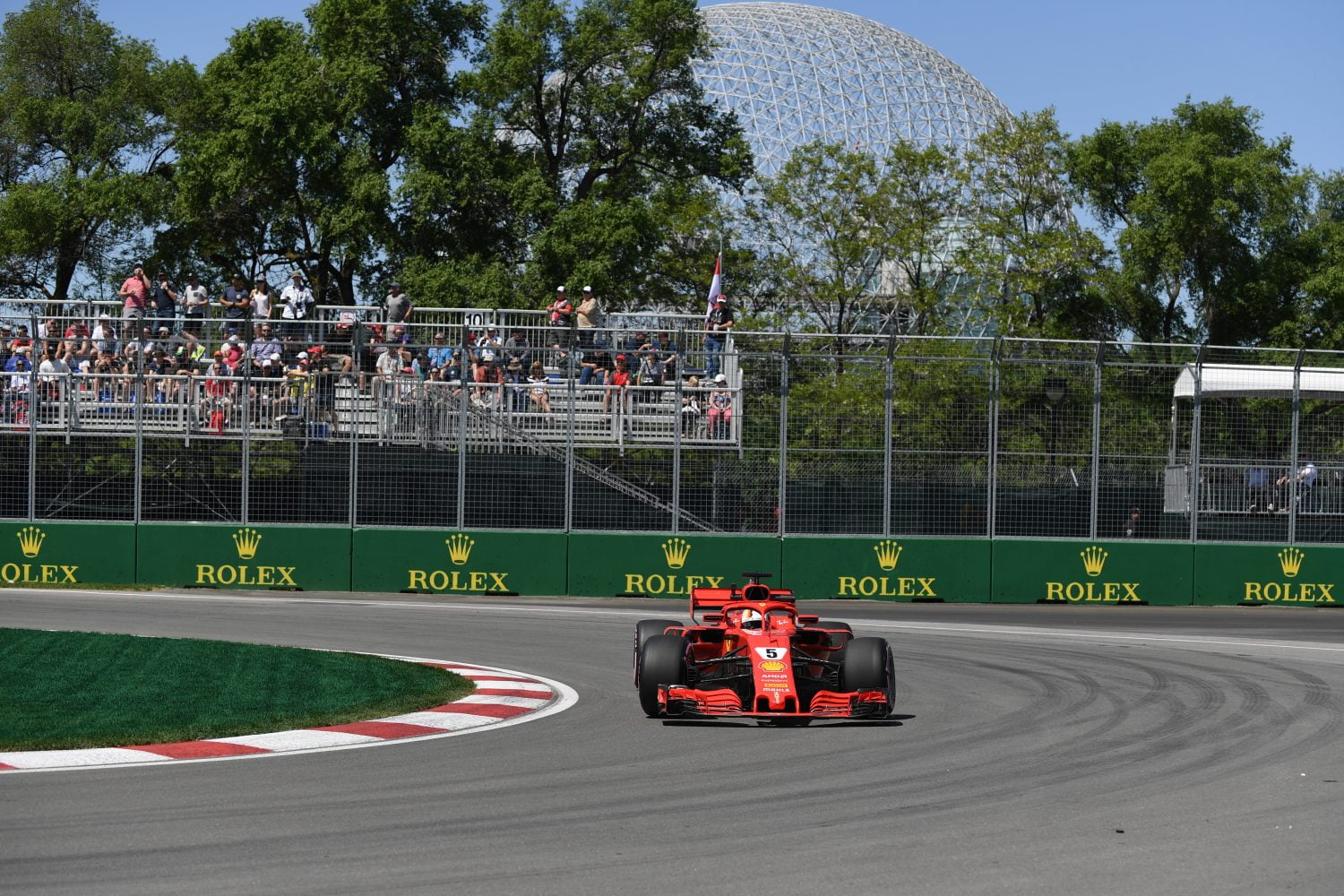 VT1: Verstappen klokt de snelste tijd in Canada, Hamilton volgt op P2 ...