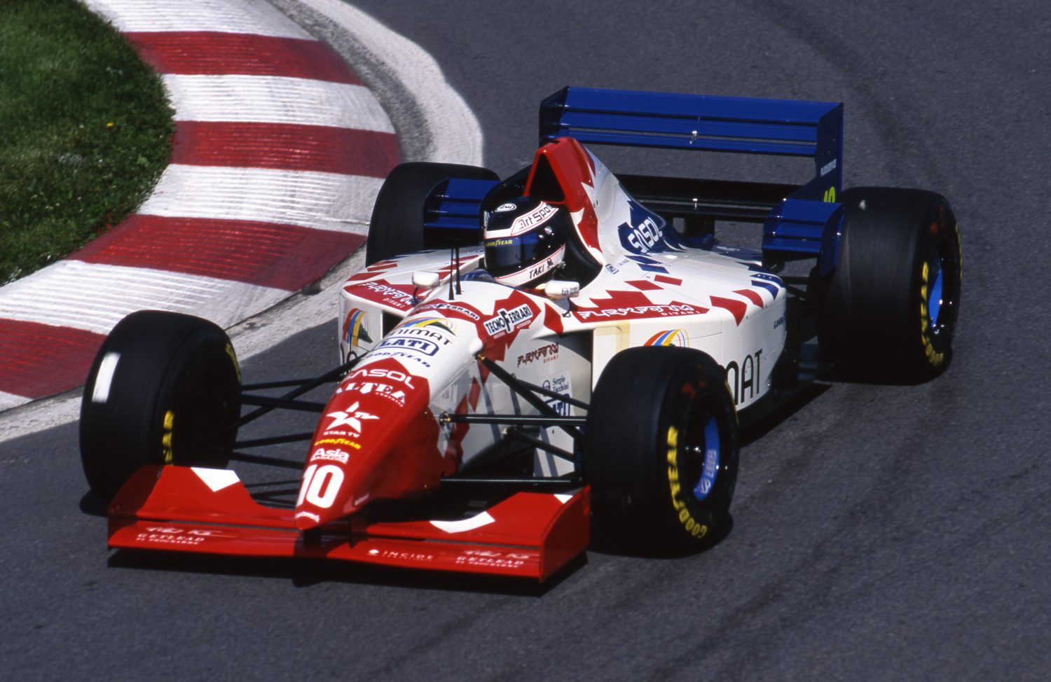 Startnummer 10: Taki Inoue, cultheld door knotsgekke incidenten ...