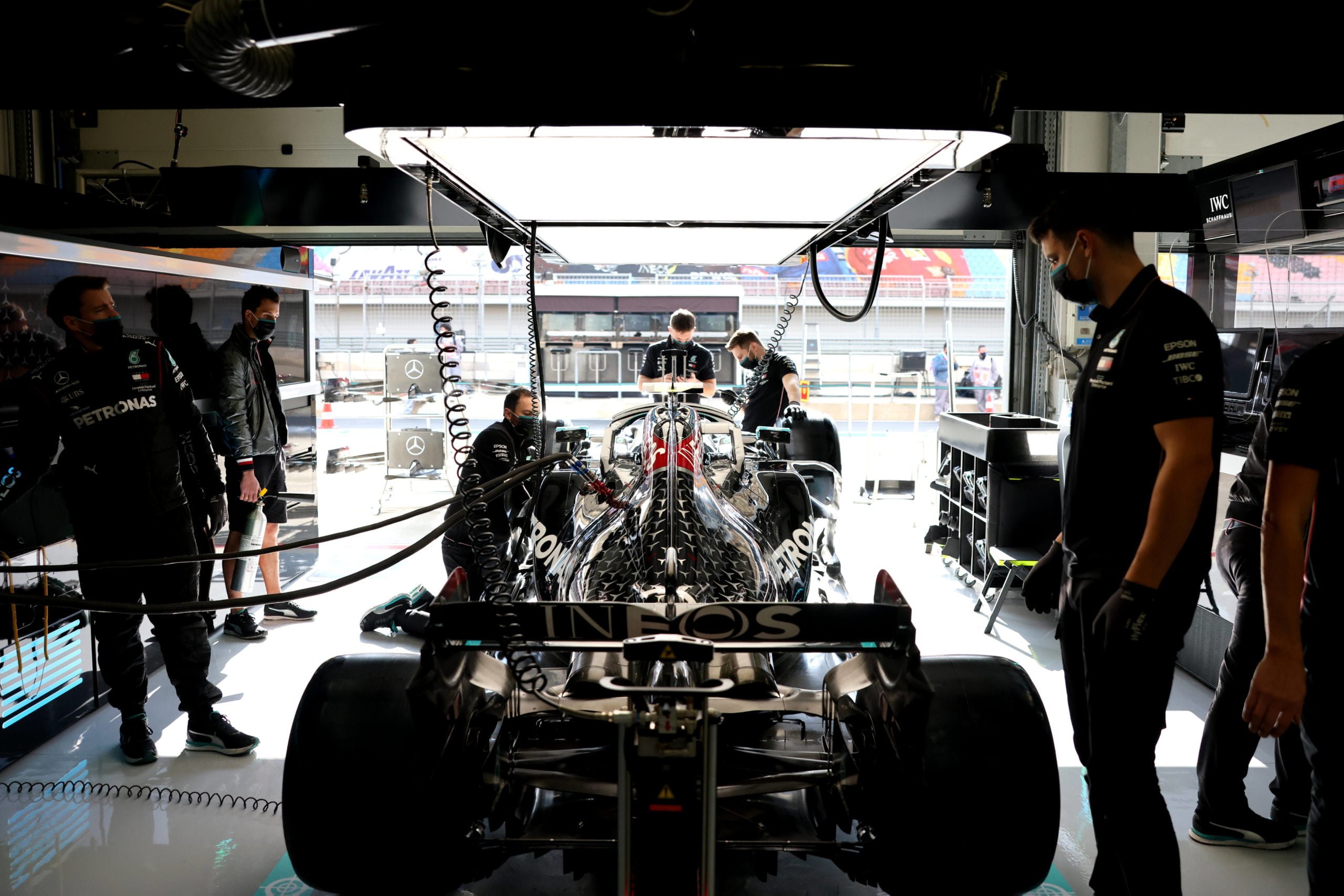 Voormalig Mercedes-engineer verklapt: 'Dit is al jaren Mercedes ...