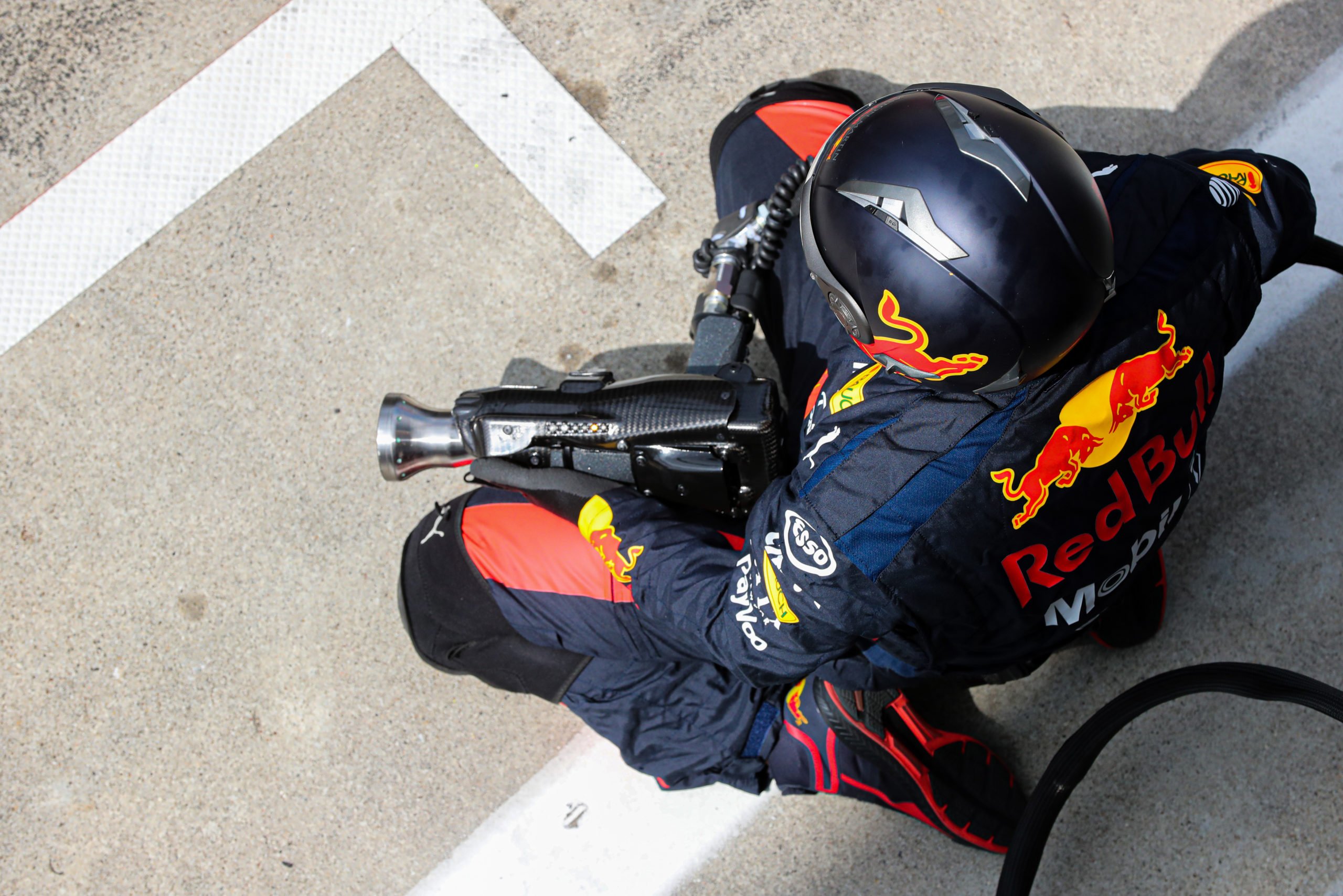 Video: F1 voor Rookies: hoe werkt een wheelgun? - Formule1.nl