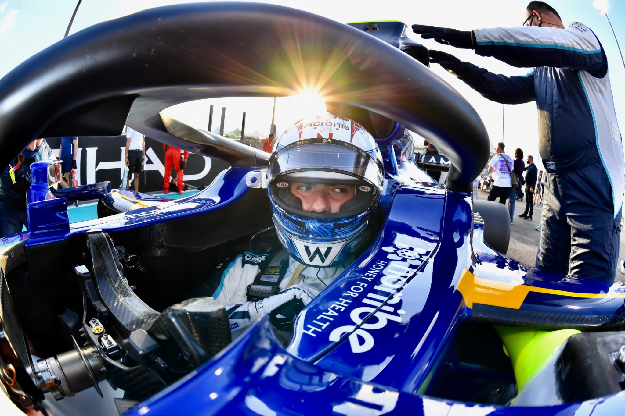 Nicholas Latifi doet boekje open over online haat na crash in Abu Dhabi ...