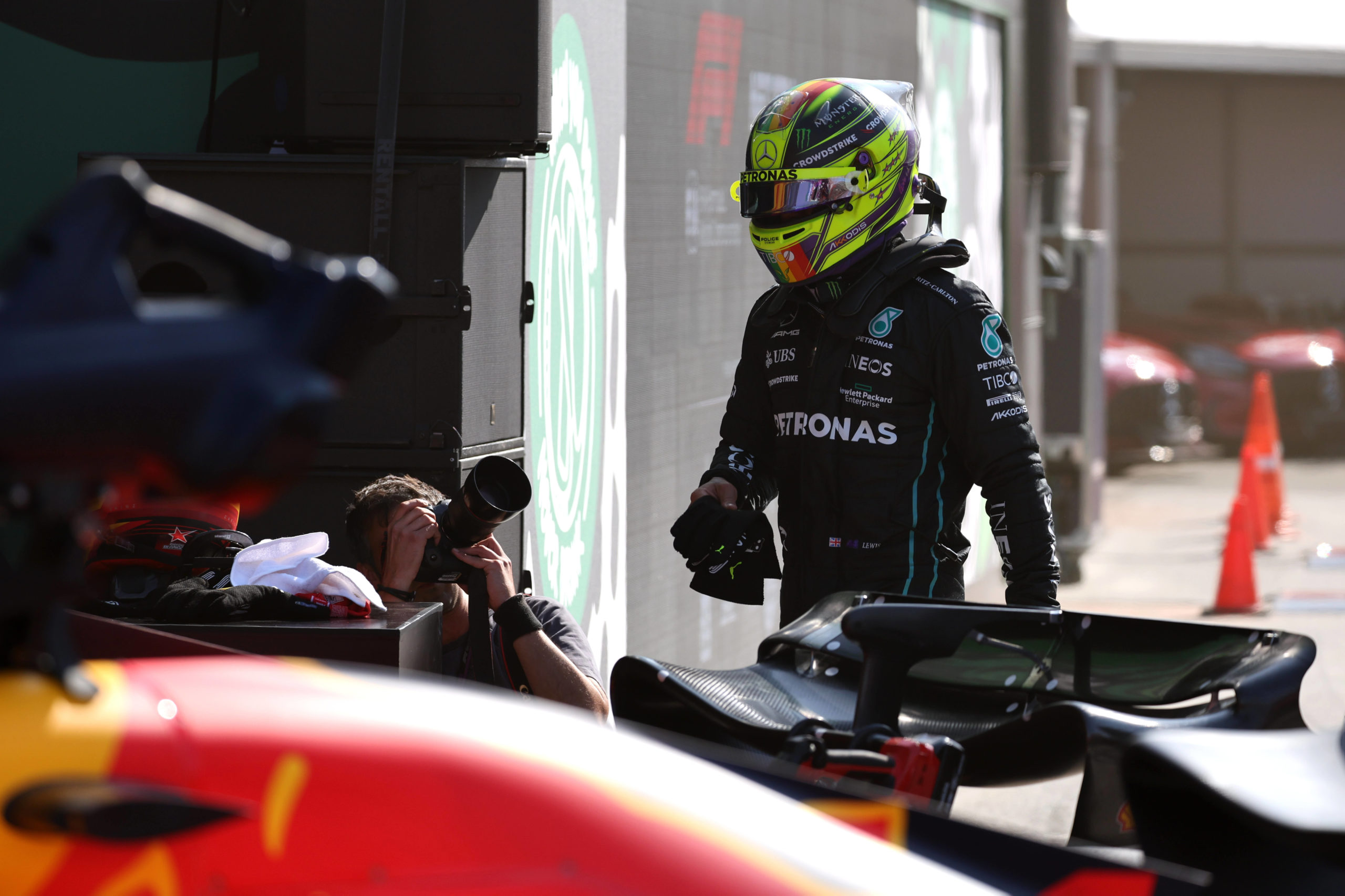 Hamilton ziet kansen voor Mercedes: 'We hebben niets te verliezen'