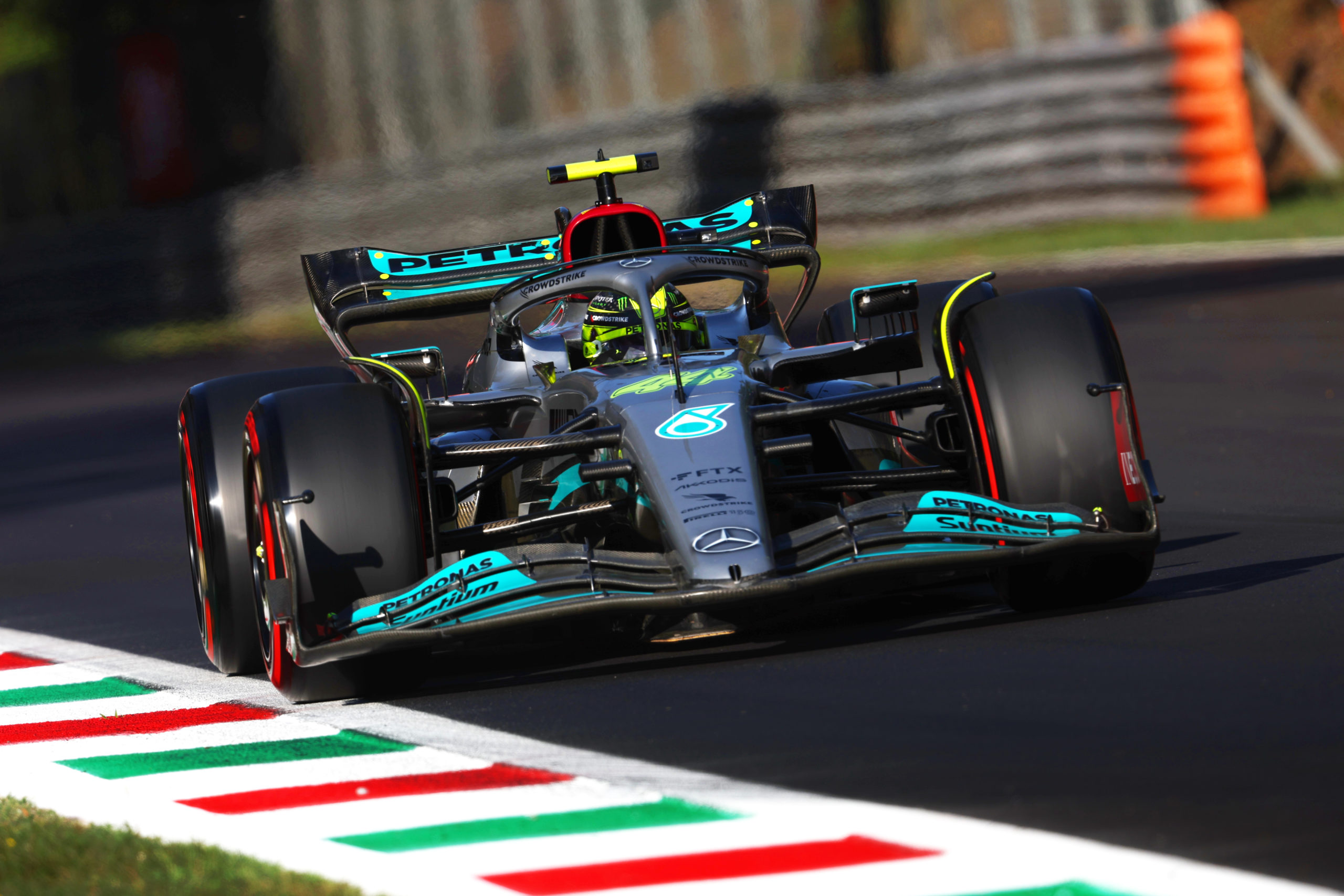 Hamilton verwacht weinig actie door DRS-treinen: 'Neem mijn iPad wel mee'