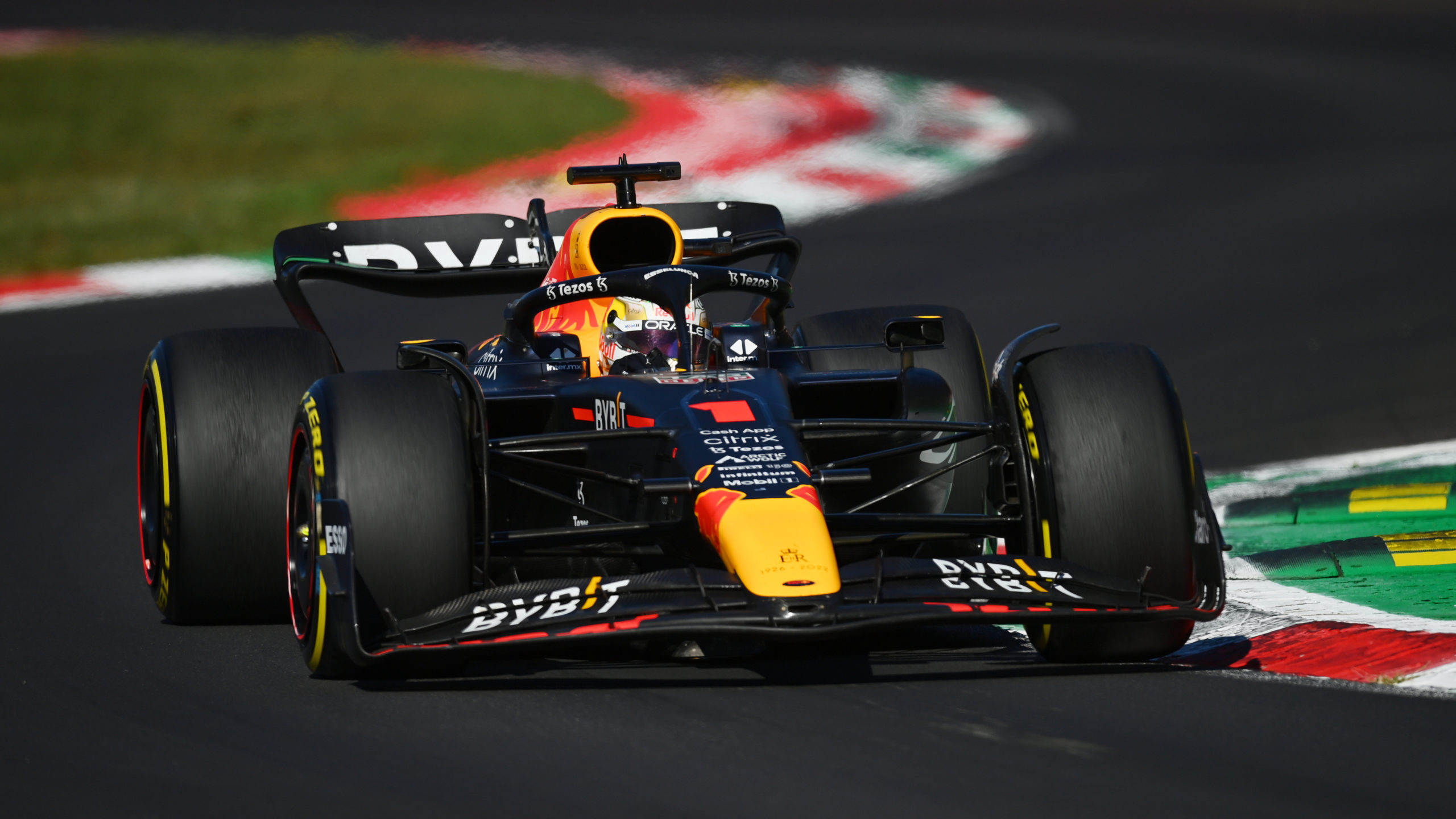 Verstappen wint na anti-climax in slotfase op Monza, De Vries negende bij debuut - Formule1.nl