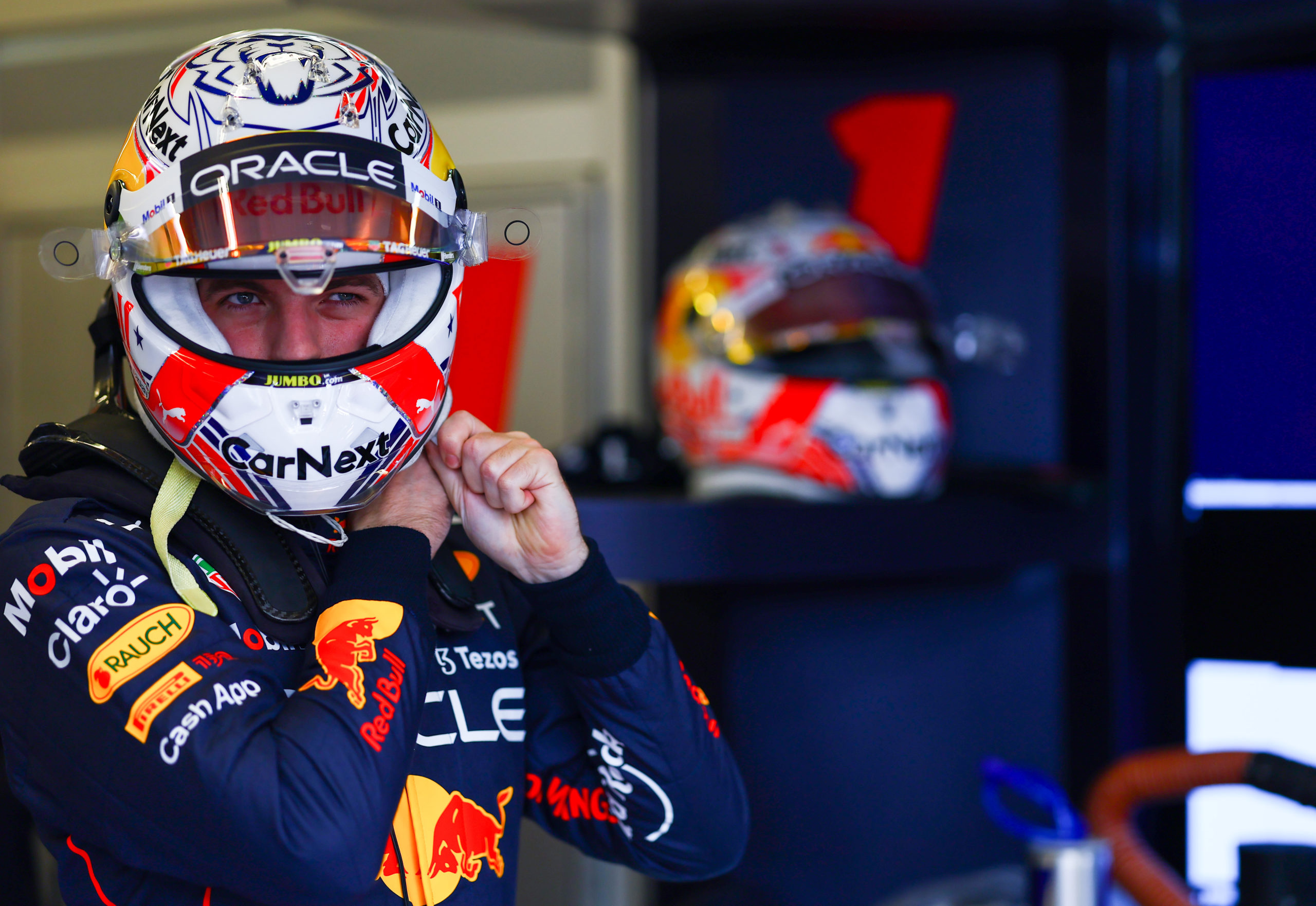 Verstappen na behalen titels nog steeds gedreven: 'Zijn hier om te winnen'