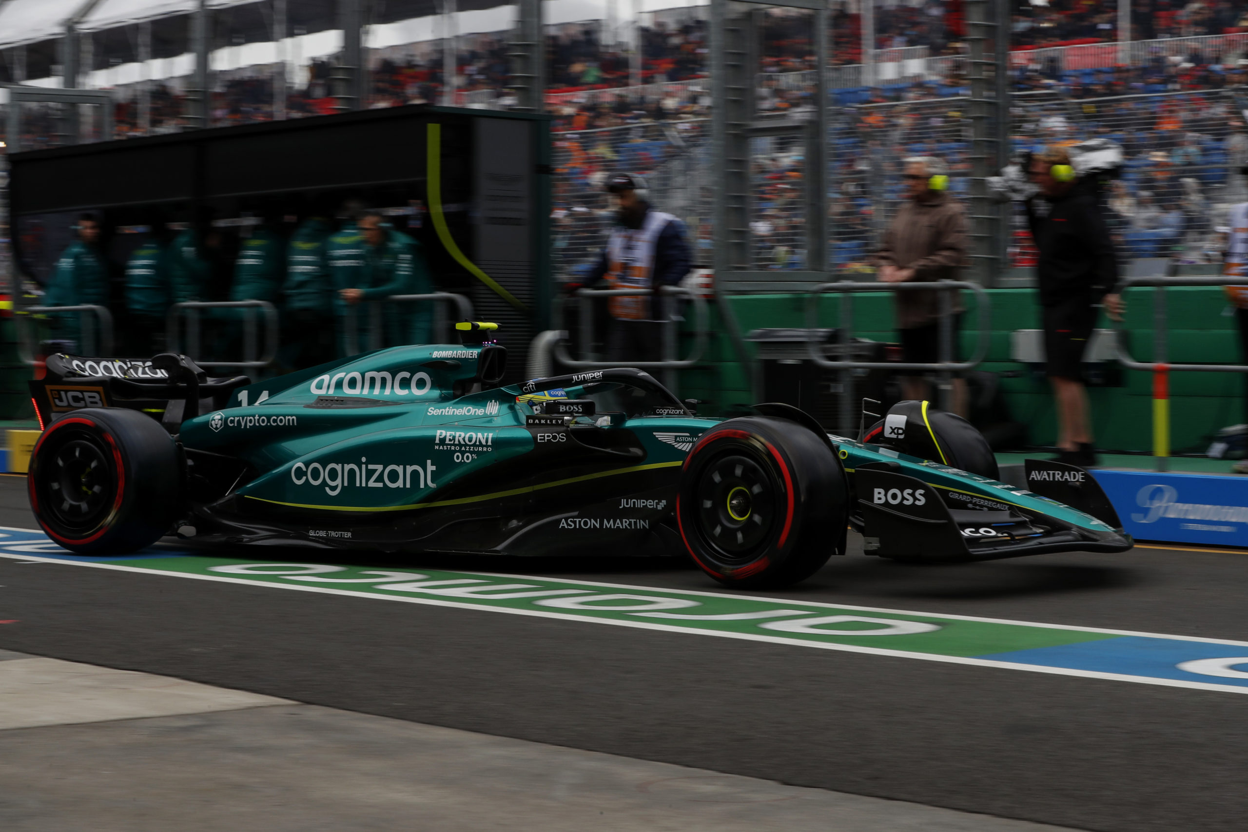 VT2 Australië: Alonso klokt de snelste tijd in verregende sessie ...