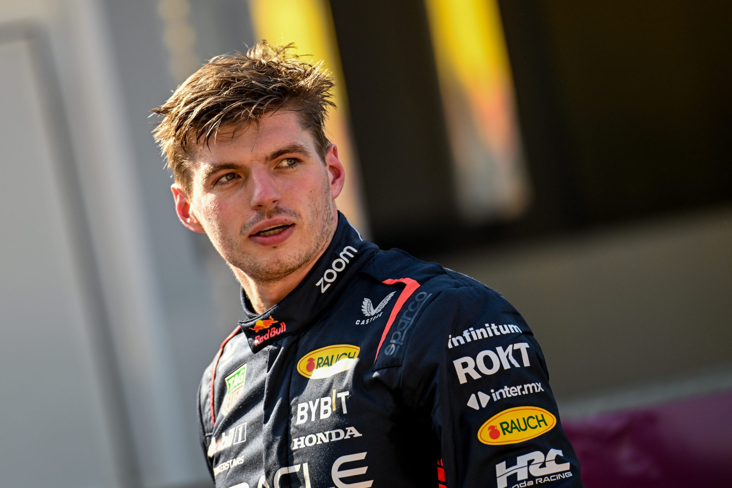 Verstappen ziet Alonso als voornaamste belager in race