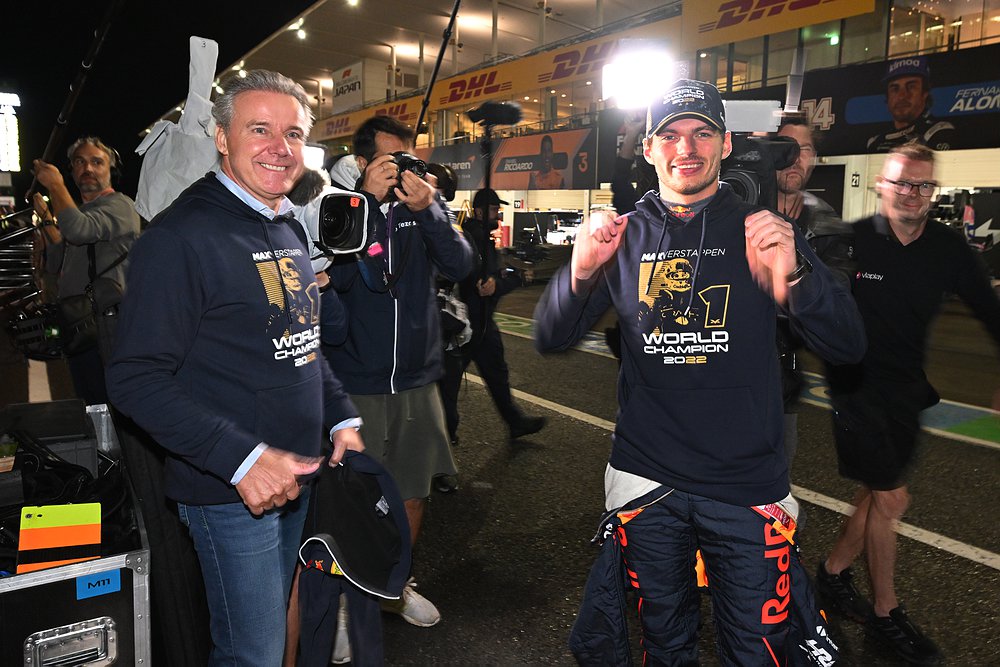 Manager Max Verstappen: 'Heb contract met Jumbo er nooit bij hoeven te ...