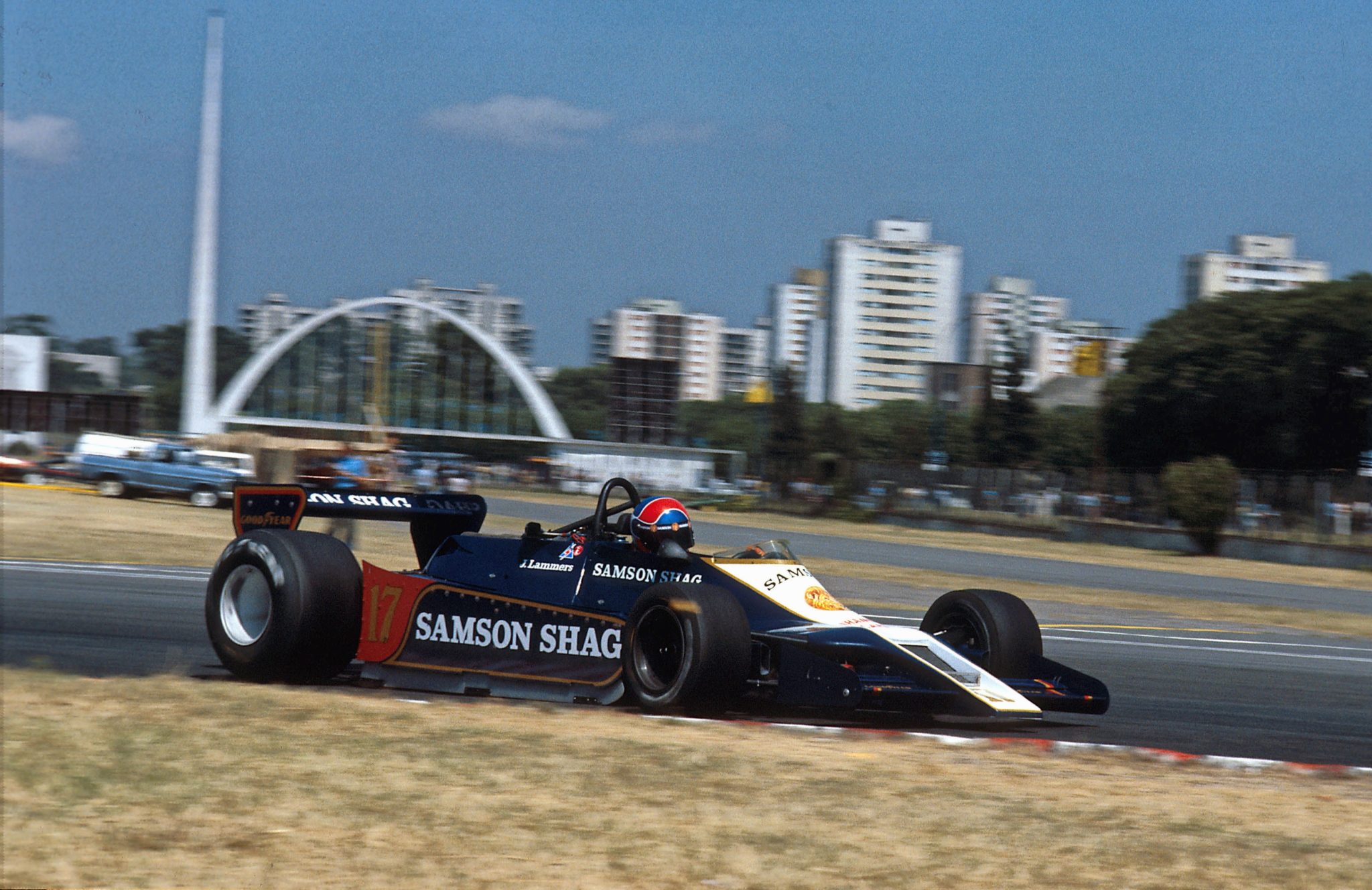 Longread: Het oververgetelijke Formule 1-debuut van Jan Lammers in ...