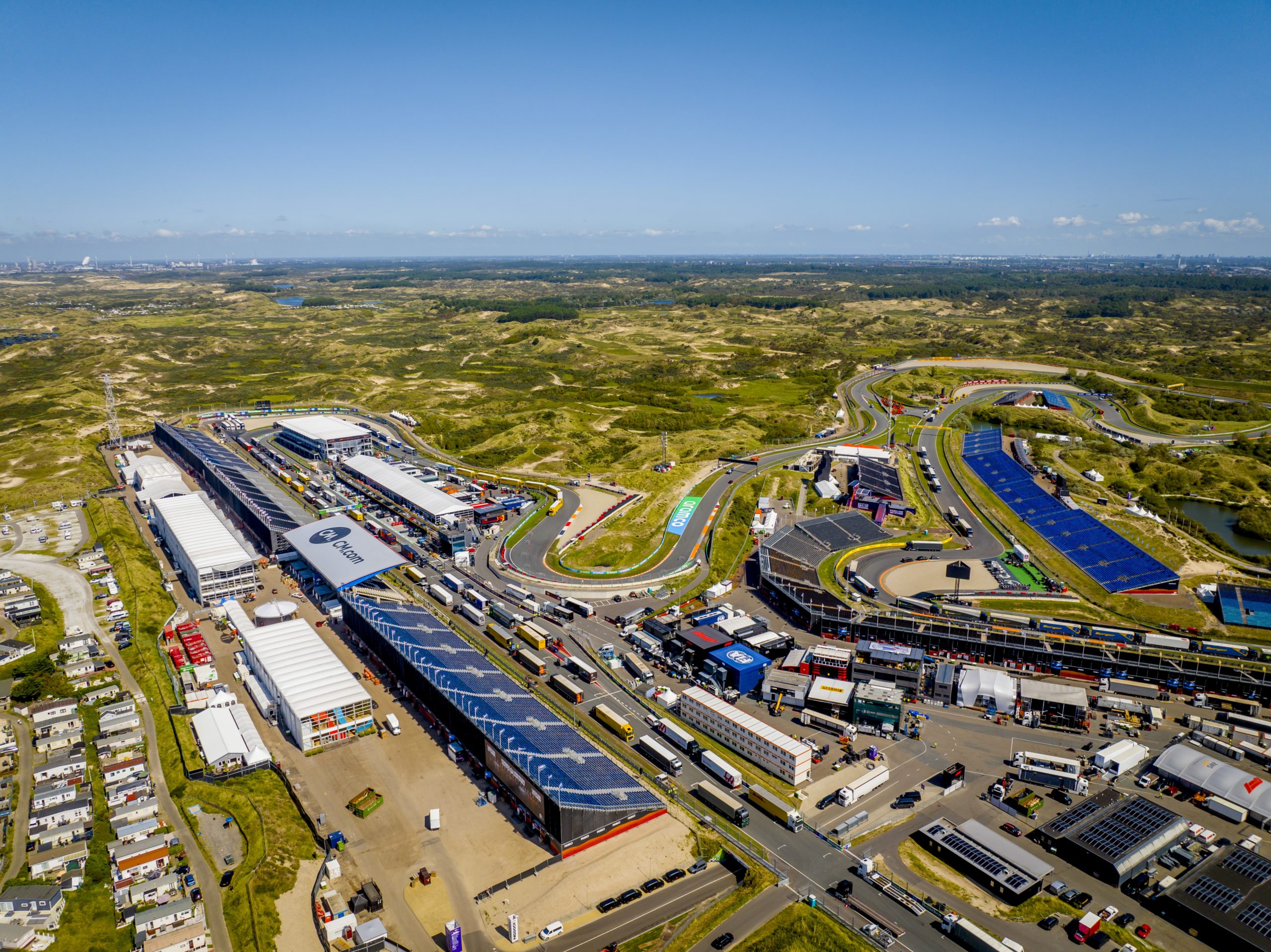 VIDEO: teams arriveren op Circuit Zandvoort voor Dutch Grand Prix ...