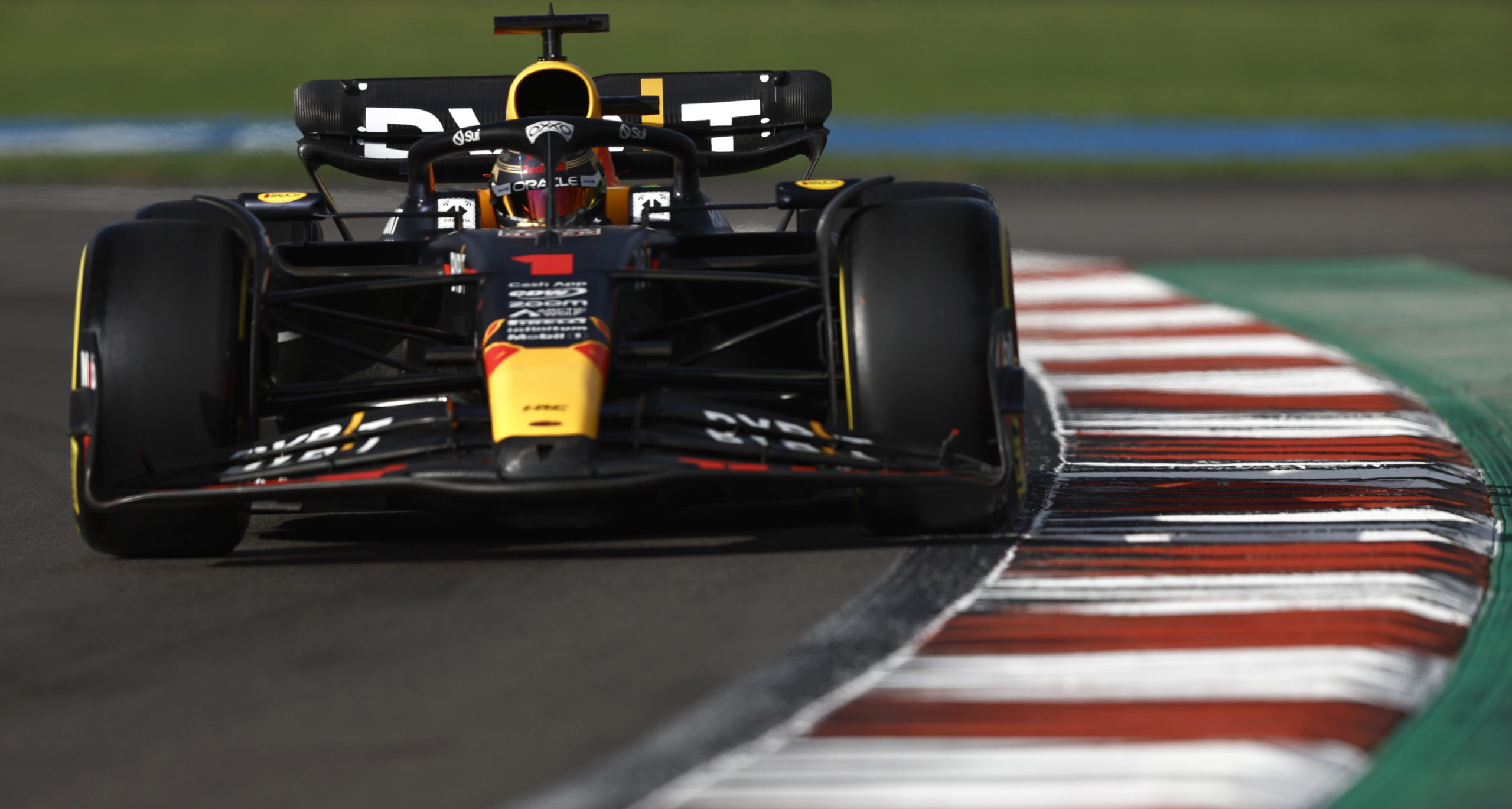 VT 2 GP Mexico: Lichte regen deert Verstappen niet, McLaren na eerste ...