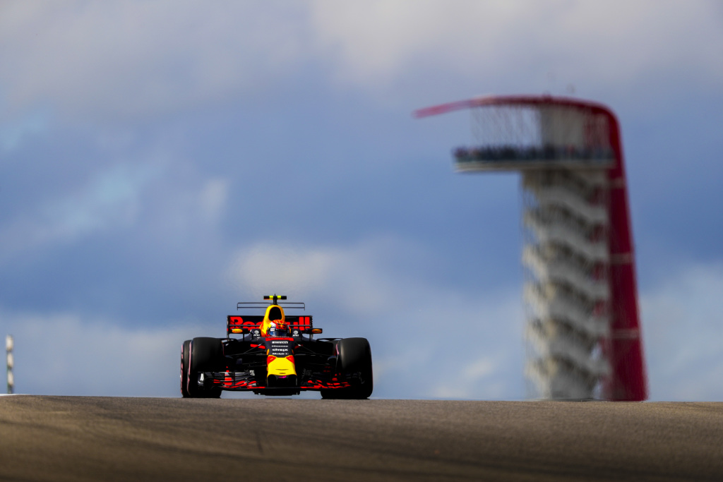 VIDEO: Een sim-rondje Austin met Max Verstappen