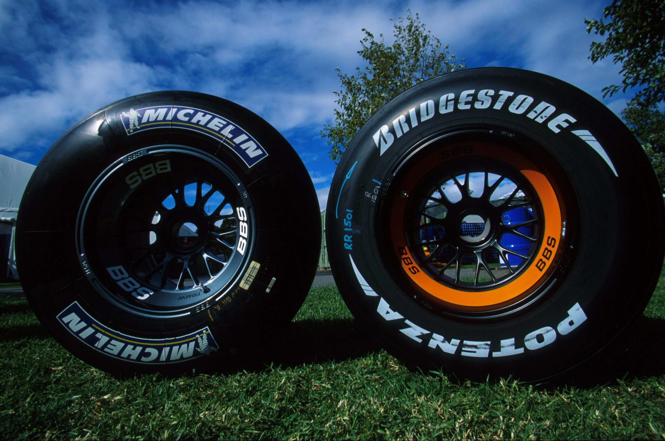 Column Rob Kamphues: Terug naar de bandenoorlog - Formule1.nl