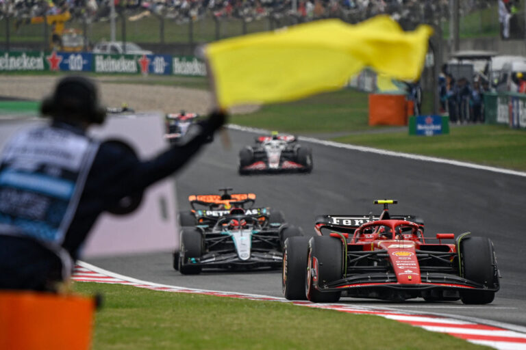 F1-vlaggen: Wat betekenen ze? - Formule1.nl