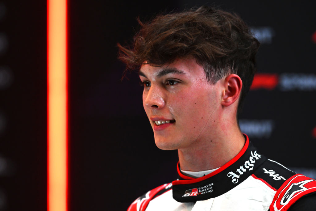 Oliver Bearman ook zondag tijdens GP São Paulo achter het stuur bij ...
