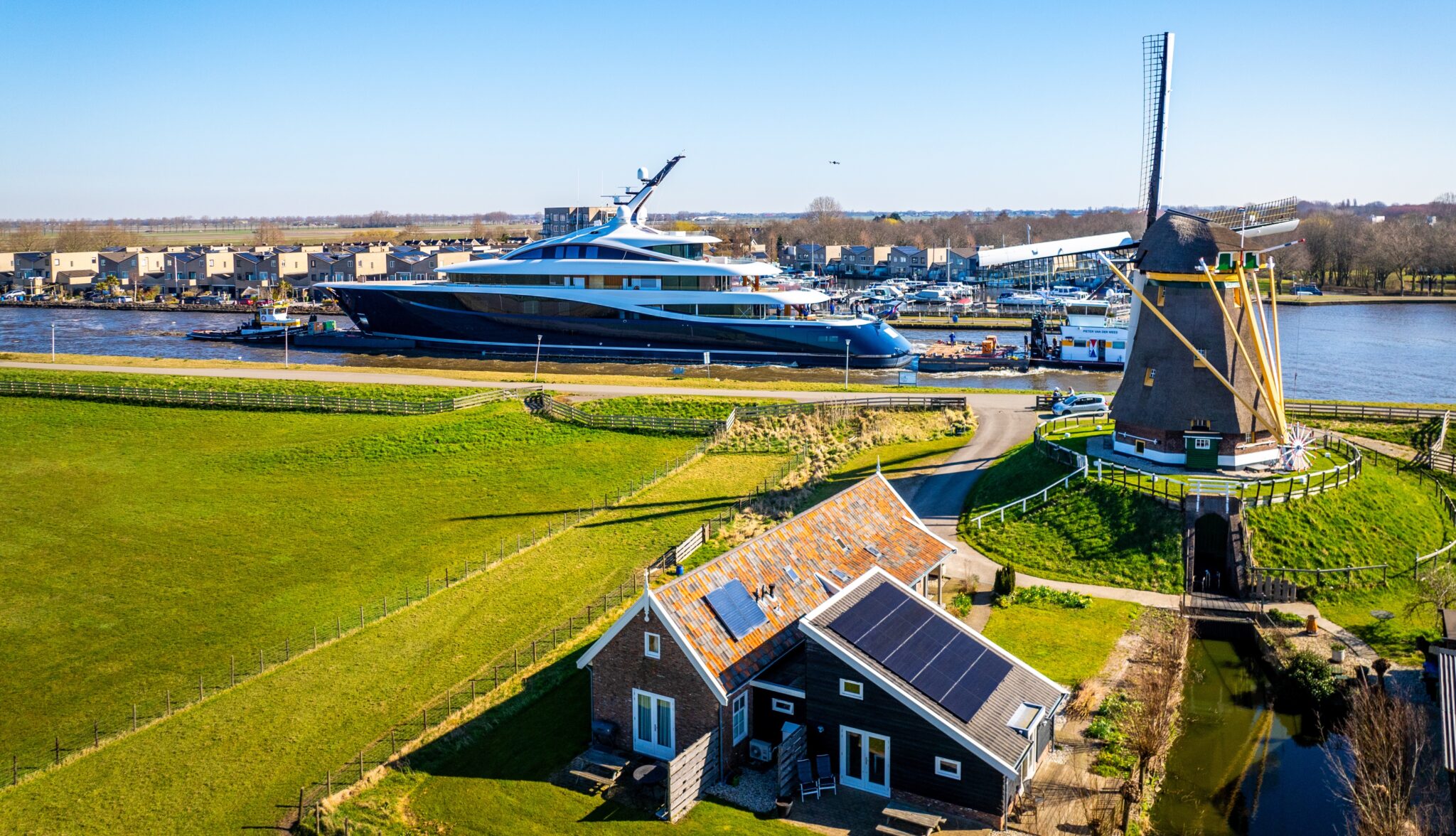 Superjacht Lawrence Stroll maakt Nederlandse wateren onveilig