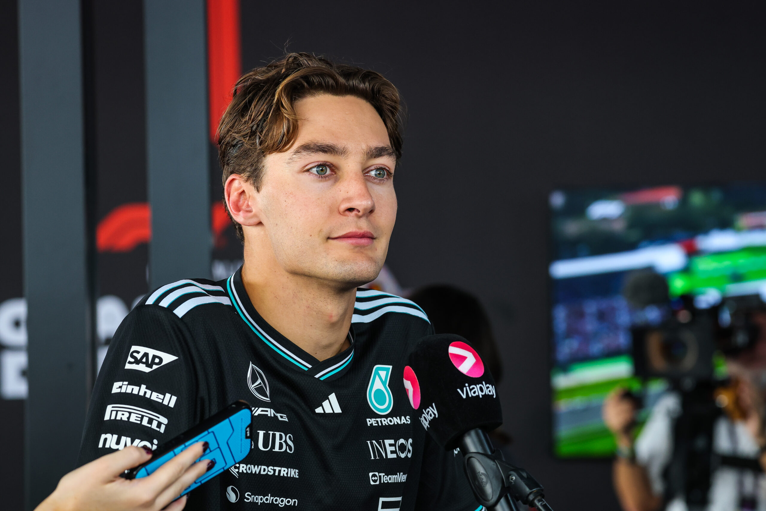 Russell onthult prestatieclausule in Mercedes-contract